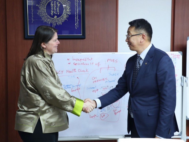 Канад улстай ЕБС ийн англи хэлний багш нарын мэргэжлийн ур чадварыг сайжруулах чиглэлд хамтран